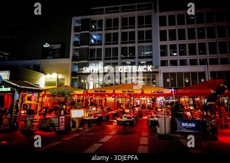ROTTERDAM - Catering at the town hall square ROBIN UTRECHT /ANP ...