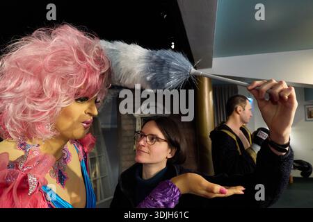 27 January 2026, Hamburg: Susanne Faerber, Managing Director, cleans ...
