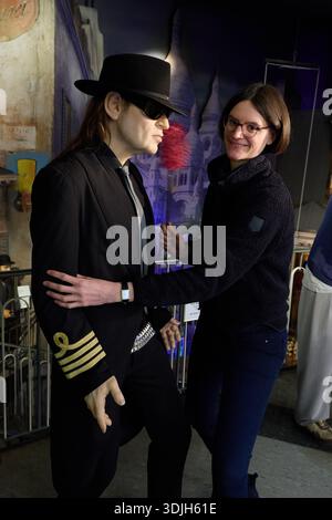 27 January 2026, Hamburg: Susanne Faerber (l), Managing Director ...
