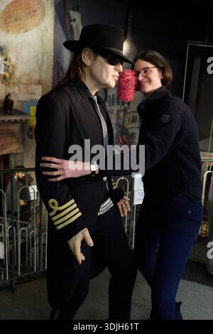 27 January 2026, Hamburg: Susanne Faerber (l), Managing Director ...