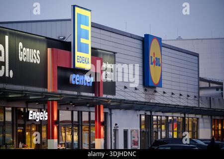 PRODUCTION - 26 January 2026, North Rhine-Westphalia, Cologne: An Edeka ...