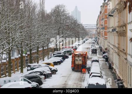 27 January 2026, Saxony, Leipzig: A district heating pipeline runs ...