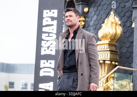 Madrid, Spain. 27th Jan, 2026. Actor Chris Hemsworth and director Bart ...