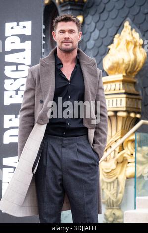 Madrid, Spain. 27th Jan, 2026. Actor Chris Hemsworth and director Bart ...