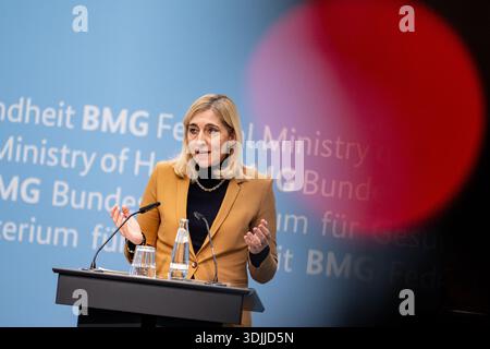 27 January 2026, Berlin: Nina Warken (CDU), Federal Minister of Health ...