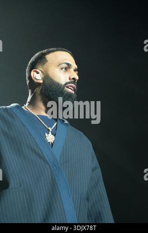 Recording artist Eladio Carrion performs during his Don KBRN World Tour ...