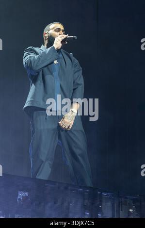 Recording artist Eladio Carrion performs during his Don KBRN World Tour ...