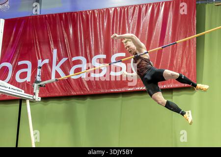 28 January 2026, Brandenburg, Cottbus: Pole vaulter Bo Kanda Lita ...