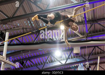 28 January 2026, Brandenburg, Cottbus: Pole vaulter Menno Vloon ...
