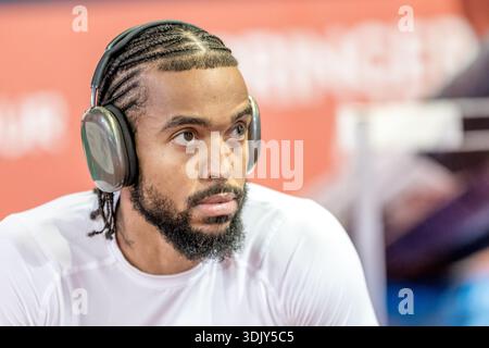 28 January 2026, Brandenburg, Cottbus: Pole vaulter Bo Kanda Lita ...