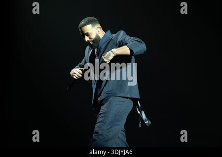 Recording artist Eladio Carrion performs during his Don KBRN World Tour ...