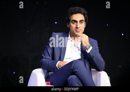 Amir Reza-Tofigh CPME President during a meeting of the New Republic ...