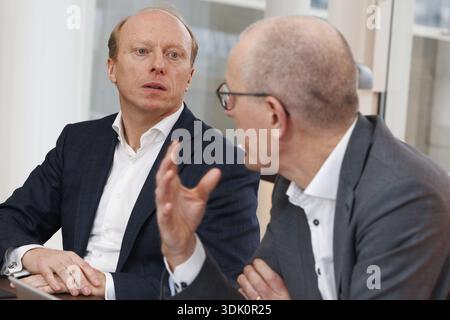 ING CEO Peter Adams and ING CFO Hans De Munck pictured during a press ...
