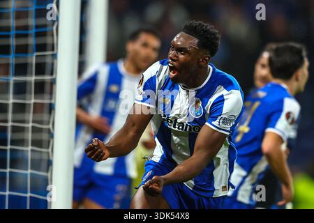 Dragon Stadium, Oporto, Portugal. 29 January, 2026. Pictured left to ...