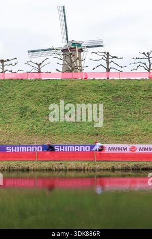 2026 UCI World Championships Team Relay Image Credit: PelotonPix / Dave ...