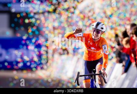 HULST - Lucinda Brand crosses the finish line at the Cyclocross World ...