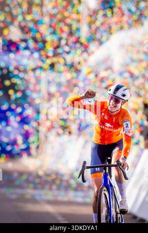 HULST - Lucinda Brand crosses the finish line at the Cyclocross World ...
