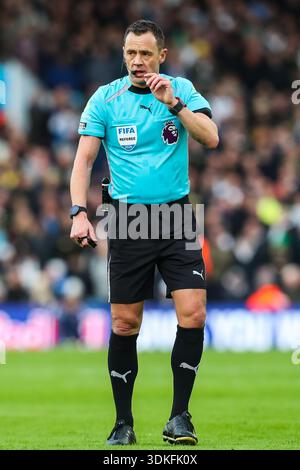 Referee Stuart Attwell during the Leeds United v Arsenal Premier League ...