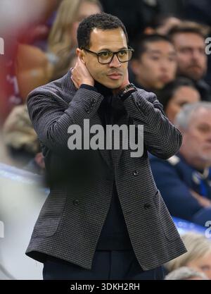Chelsea manager Liam Rosenior on the touchline during the Emirates FA ...