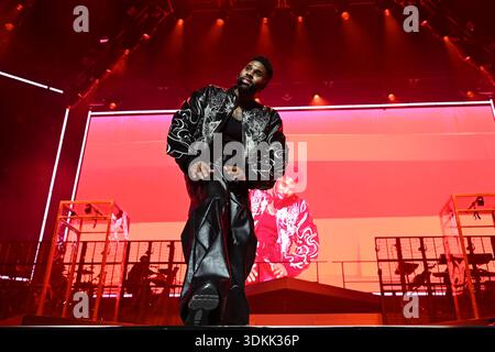 LONDON, ENGLAND - JANUARY 31: Jason Derulo performing at O2 Arena ...