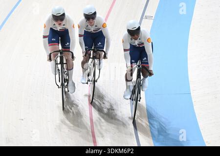 Lowri Thomas and Rhianna Parris-Smith battle to the finish line during ...