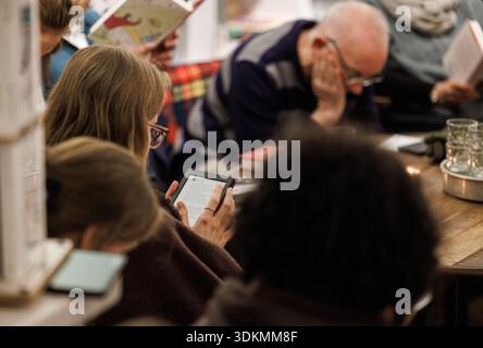 PRODUCTION - 29 January 2026, Hesse, Darmstadt: A person reads during ...