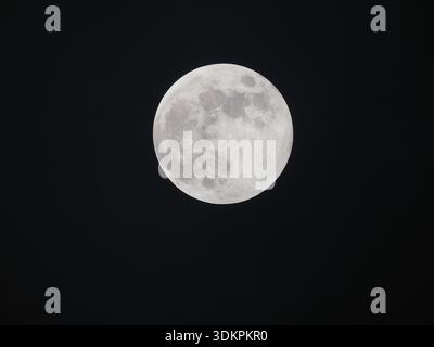 Sheerness, Kent, UK. 1st Feb, 2026. UK Weather: the full Snow Moon seen ...