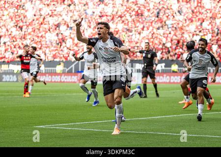 Gabriel Paulista of Corinthians scores during the Supercopa Rei final ...
