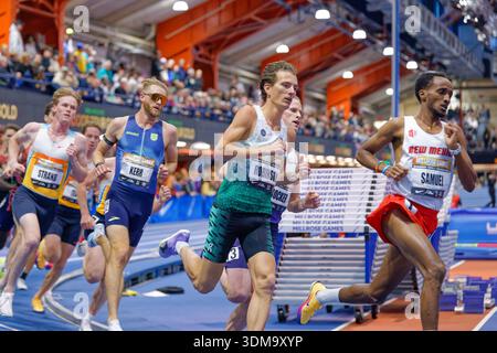 Habtom Samuel (ERI), Ky Robinson(AUS) in the 2 mile during the 118th ...