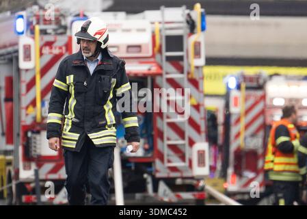 05 February 2026, Hesse, Darmstadt-Wixhausen: Firefighters fight a fire ...