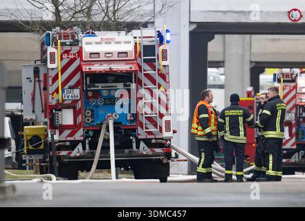 05 February 2026, Hesse, Darmstadt-Wixhausen: Firefighters fight a fire ...