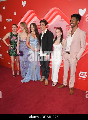 Jennifer Robertson, Hayley Festeryga, Paris Berelc, Asher Angel ...