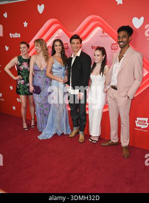 Jennifer Robertson, Hayley Festeryga, Paris Berelc, Fawzia Mirza, Asher ...