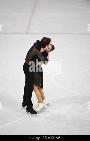 Sara Conti and Niccolo Macii of Team Italy perform during a Figure ...