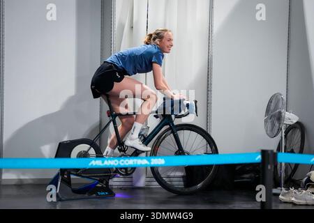 Milan, Italy 20260207. Ragne Wiklund with the silver medal after 3000 ...