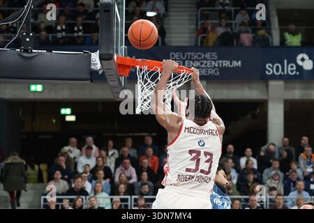 David McCormack (FC Bayern Basketball, #33) mit Ball, GER, FC Bayern ...