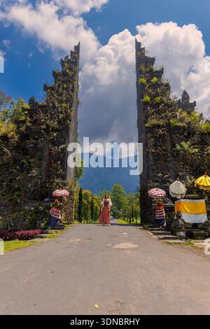 Traditional Balinese architecture. Candi bentar split gate of a temple ...