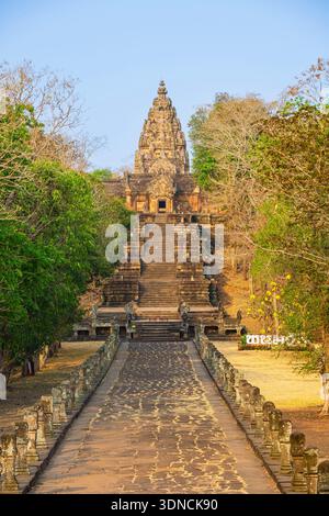 The Khmer Temple of Phnom Rung, Built Atop a Volcano in Buriram ...