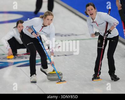 United States' Taylor Anderson-Heide, right, competes during a women's ...