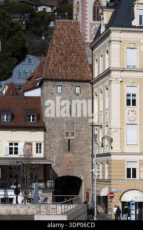 Meran, Südtirol, Italien Bozner Tor im Süden der Altstadt von Meran ...