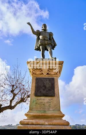 The Statue of Barone Marco Trigona, Basilica Cattedrale, Piazza Duomo ...