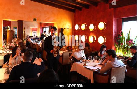 Milan, Romantic lunch and dinner with a saxophonist: Valentine's Day ...