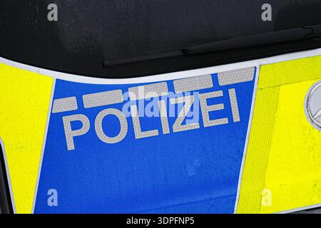 Aufschrift "Polizei" auf Polizeiauto Symbolfoto: Blaulicht, 19.05.2026 ...