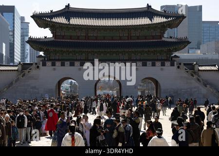 17 Jun 2026 - Seoul, South Korea : South Korean singer Roa, member of K ...