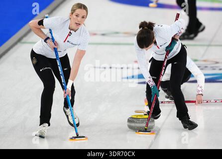 United States' Taylor Anderson-Heide, right, competes during a women's ...