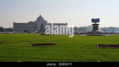 The Quran Monument at the Cultural Center roundabout in Sharjah, UAE ...