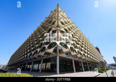 Modern architectural facade of the King Fahad National Library in ...