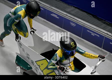 BLIZZARD Sarah, JOHNSON Desi (Australia) at the start / Race start, ITA ...