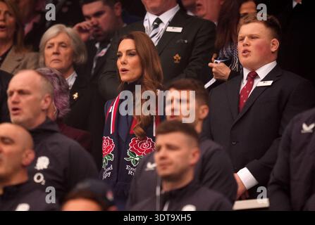 The Princess of Wales with injured England player Fin Baxter in the ...