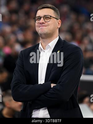 Lazar Spasic (EWE Baskets Oldenburg, Head Coach) gestures, GER, Alba ...